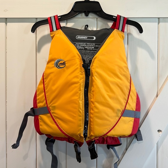 MTI | Other | Mti Adventurewear Journey Kayakingsailing Life Vest Sm ...